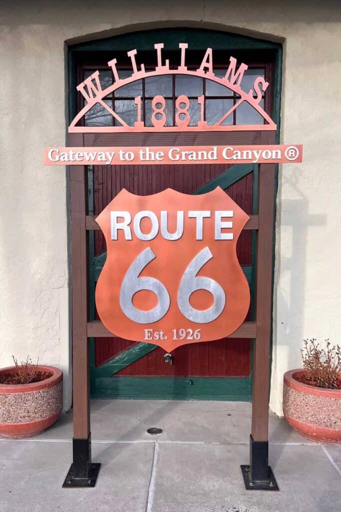 Grand Canyon Train Ride Tour - Daily Life Travels
