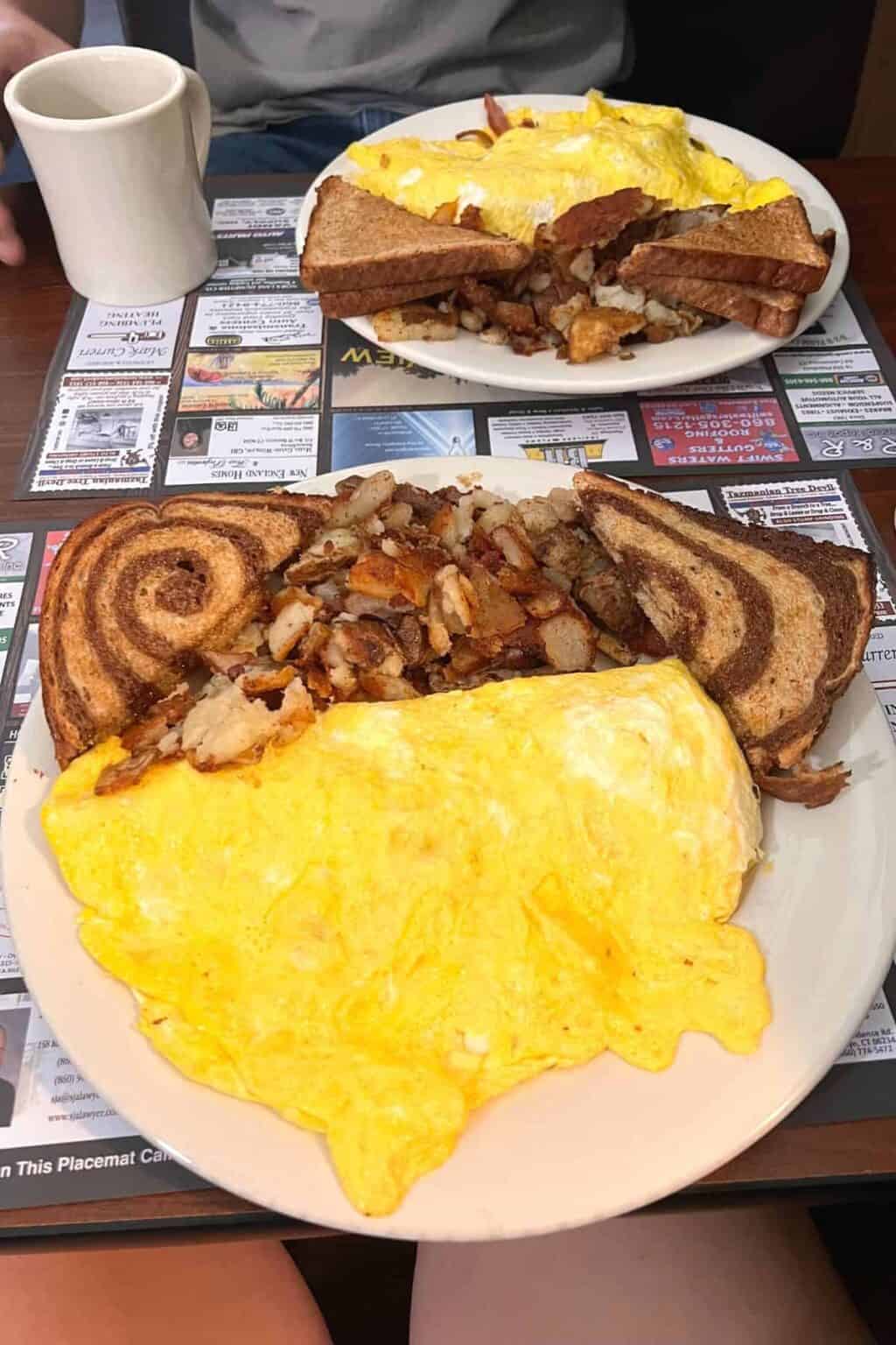 Country View Restaurant (Brooklyn CT) - Daily Life Travels