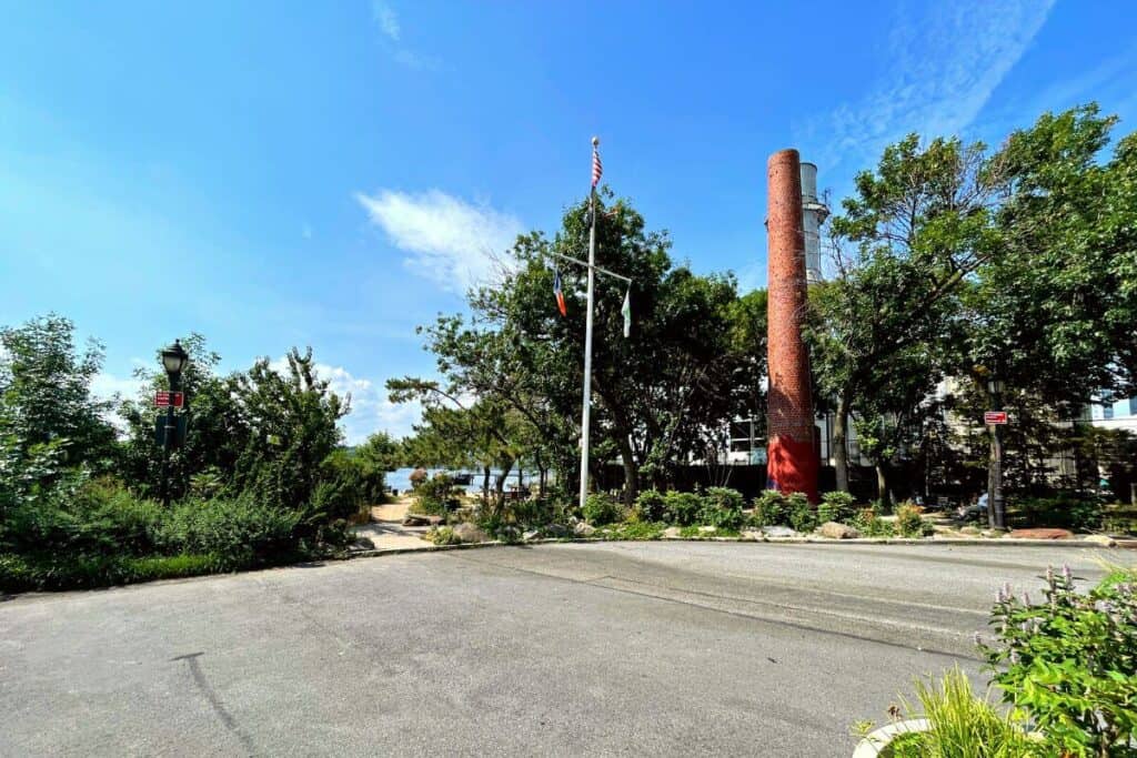 Grand Ferry Park Brooklyn NY - Daily Life Travels