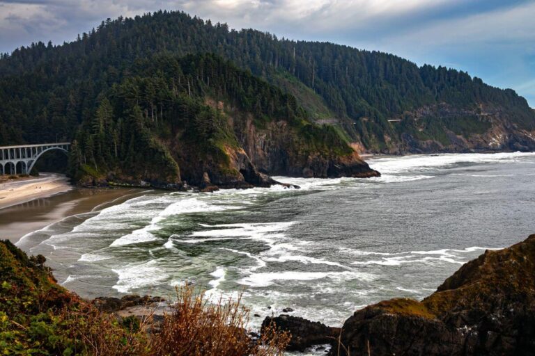 Heceta Head Lighthouse State Scenic Viewpoint - Daily Life Travels
