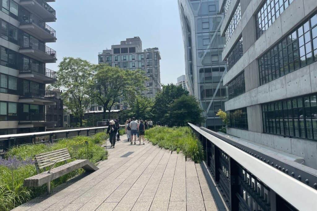 High Line New York: An elevated oasis in NYC - Daily Life Travels