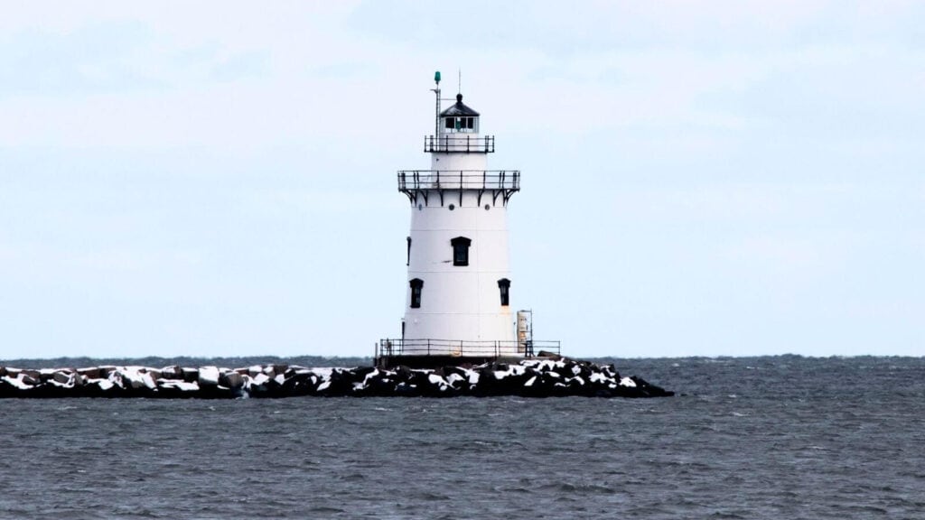 10 Connecticut Lighthouses You Don't Want To Miss - Daily Life Travels