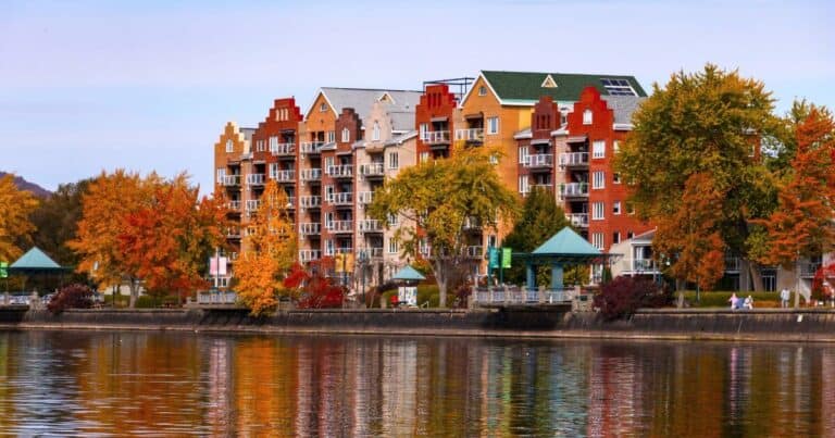 New England to Quebec Scenic Foliage Weekend Getaway - Daily Life Travels