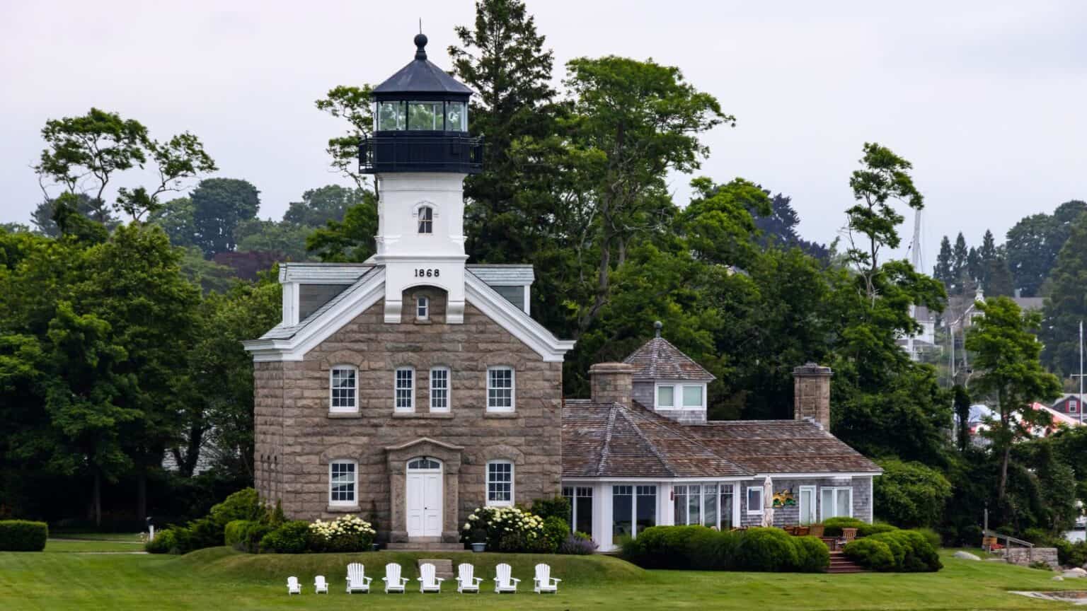 10 Connecticut Lighthouses You Don't Want To Miss - Daily Life Travels