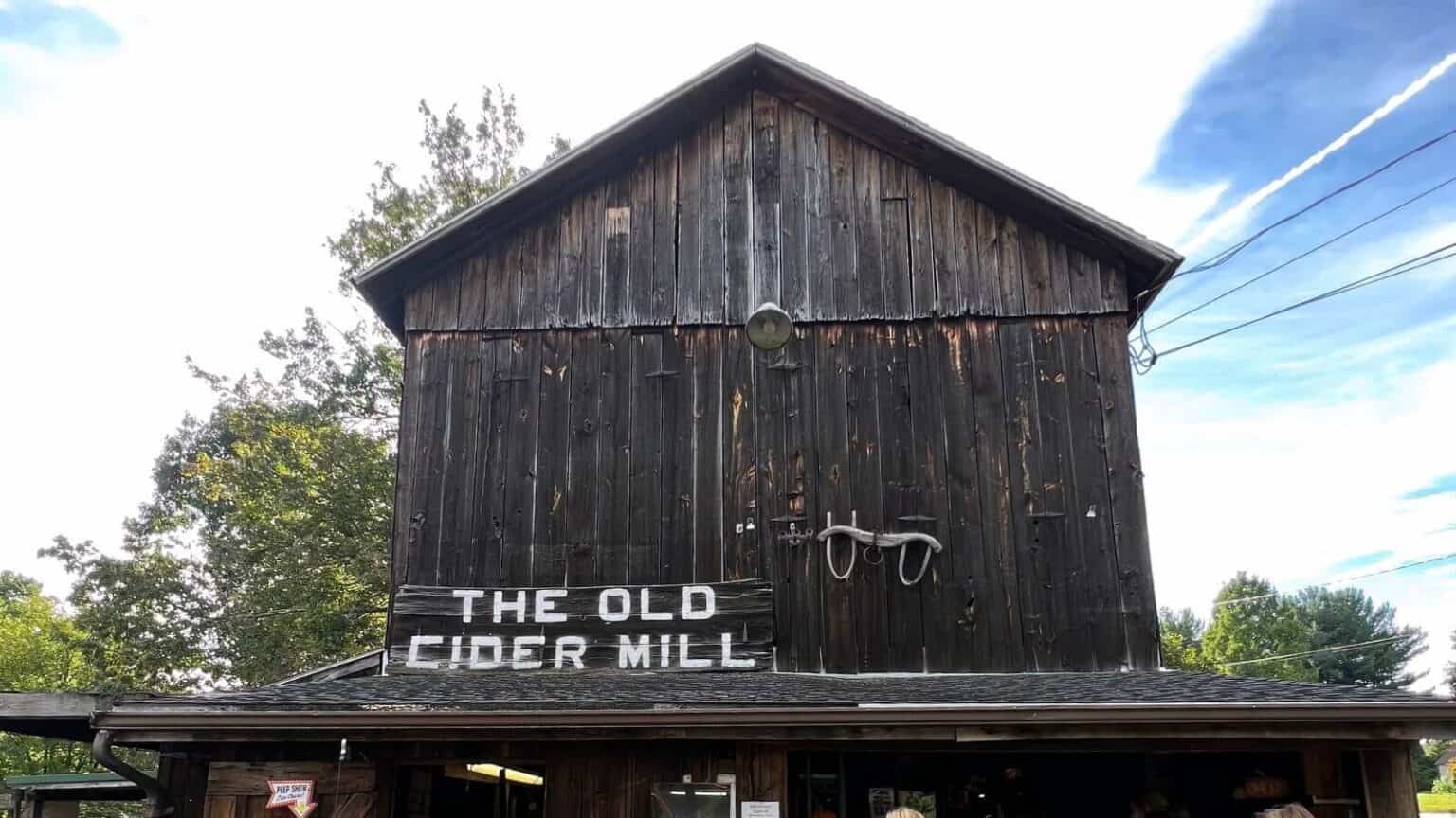 Things To Do in Connecticut This Fall - Daily Life Travels