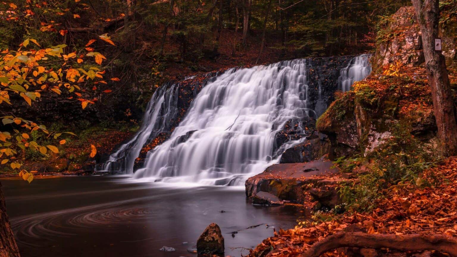 Things To Do in Connecticut This Fall - Daily Life Travels
