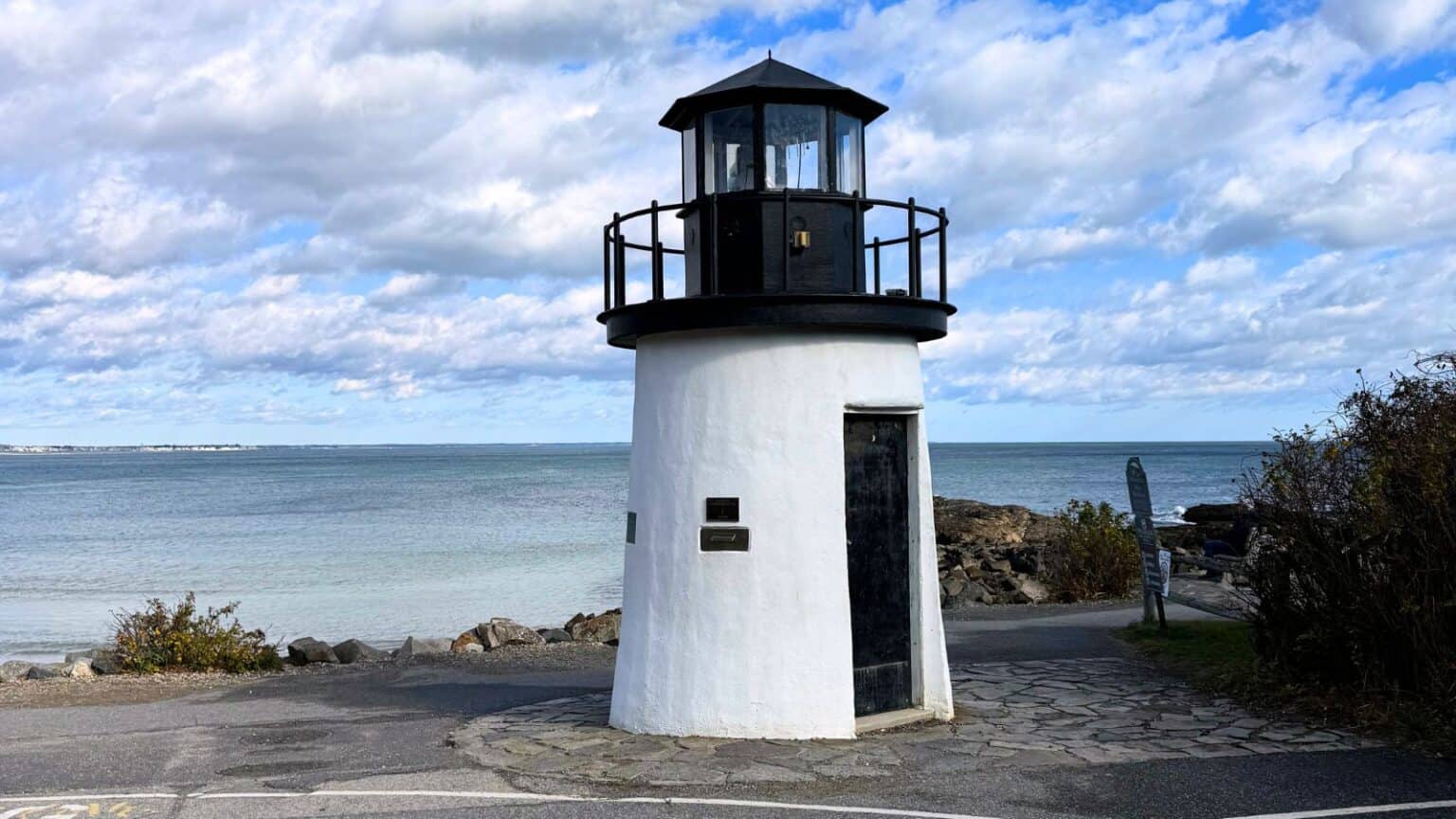 11 New England Lighthouses You’ve Probably Never Seen - Daily Life Travels