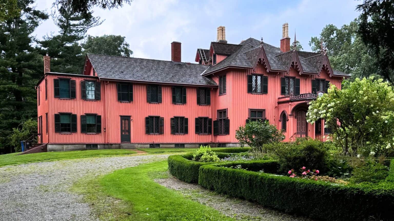 13 Historic Houses You Can Tour in Connecticut - Daily Life Travels