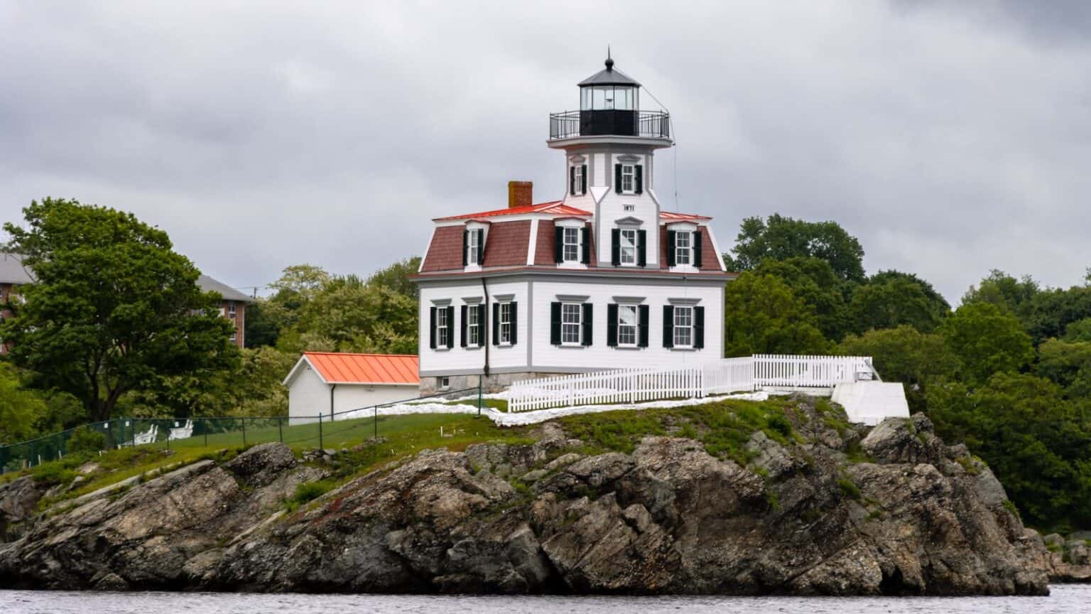 14 Lighthouses To Check Out In Rhode Island - Daily Life Travels