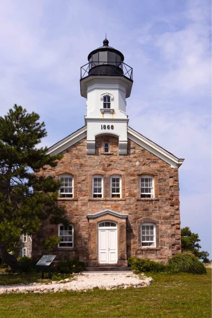 Visiting Sheffield Island Lighthouse in Norwalk, CT - Daily Life Travels
