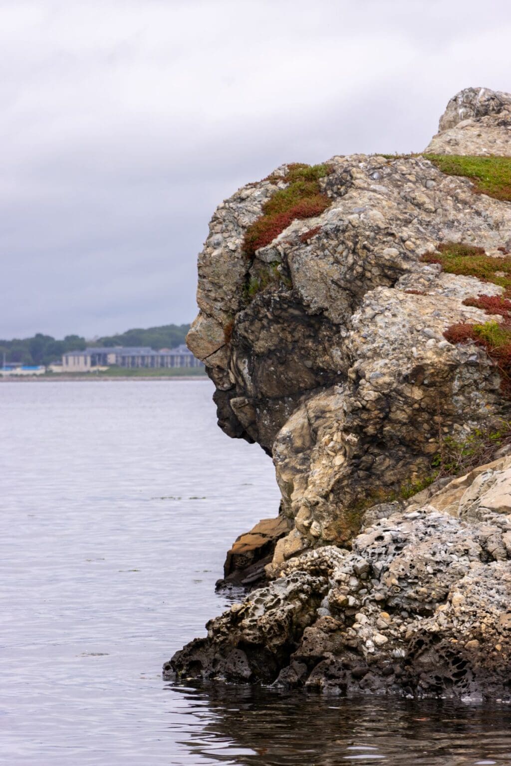 Visiting Pomham Rocks Lighthouse in Rhode Island - Daily Life Travels